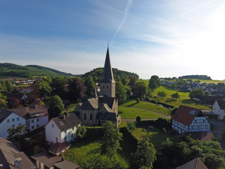 Die Kirche – Stockum im Sauerländer Siebengebirge